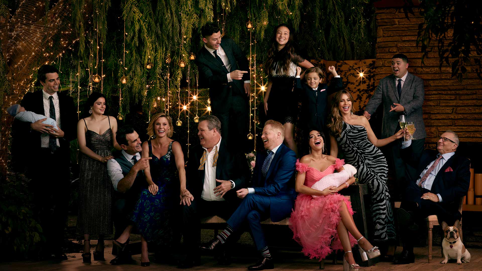 Watch Modern Family Online only on Disney+ ae