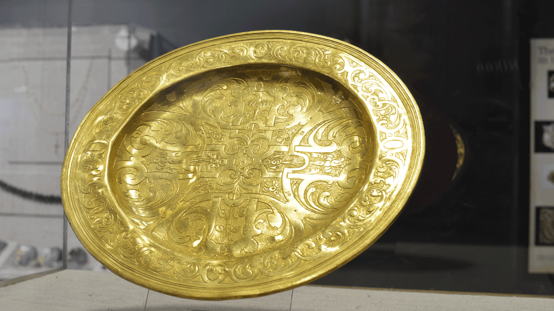 Drain the Oceans - Disney+