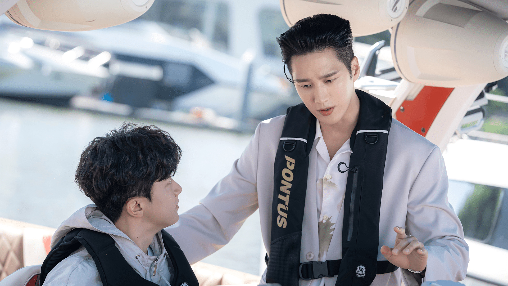 Flex x Cop - Disney+