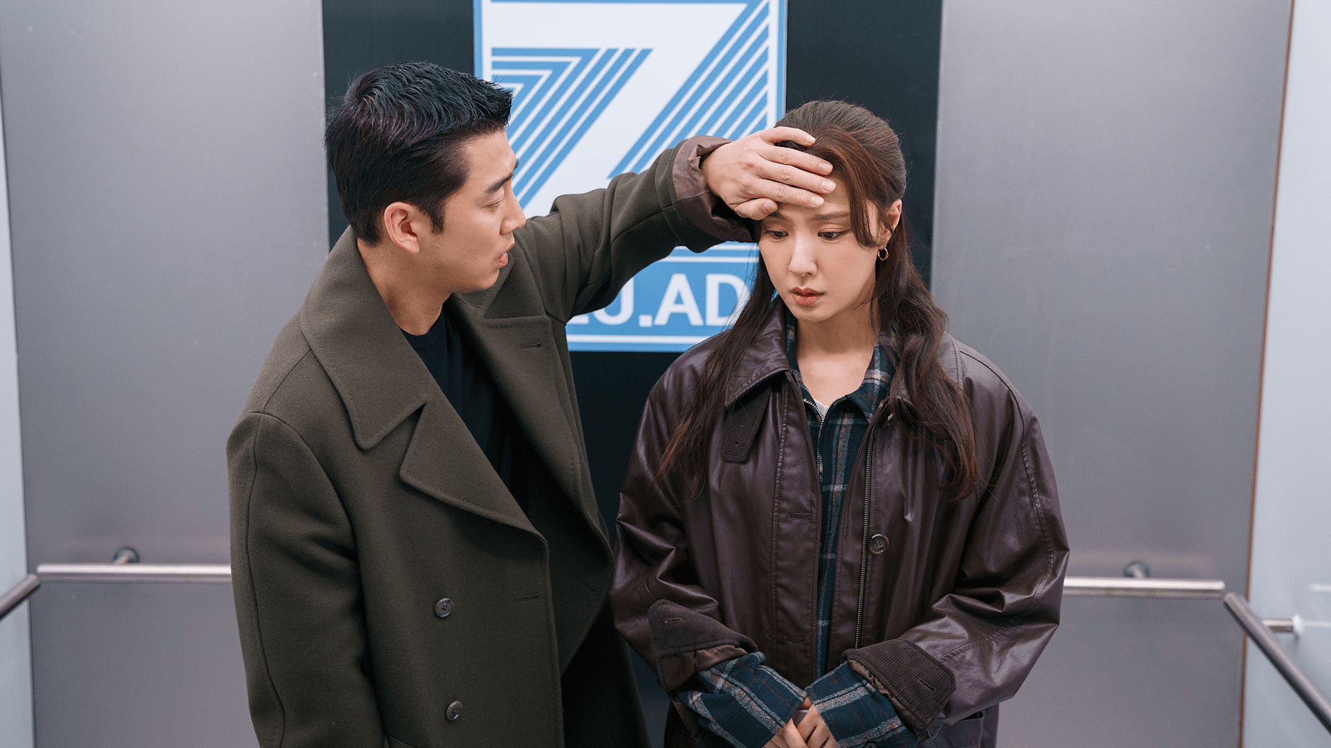 Kiss Sixth Sense on Disney+ South Africa | English French (Parisian) Spanish Castilian (European ...