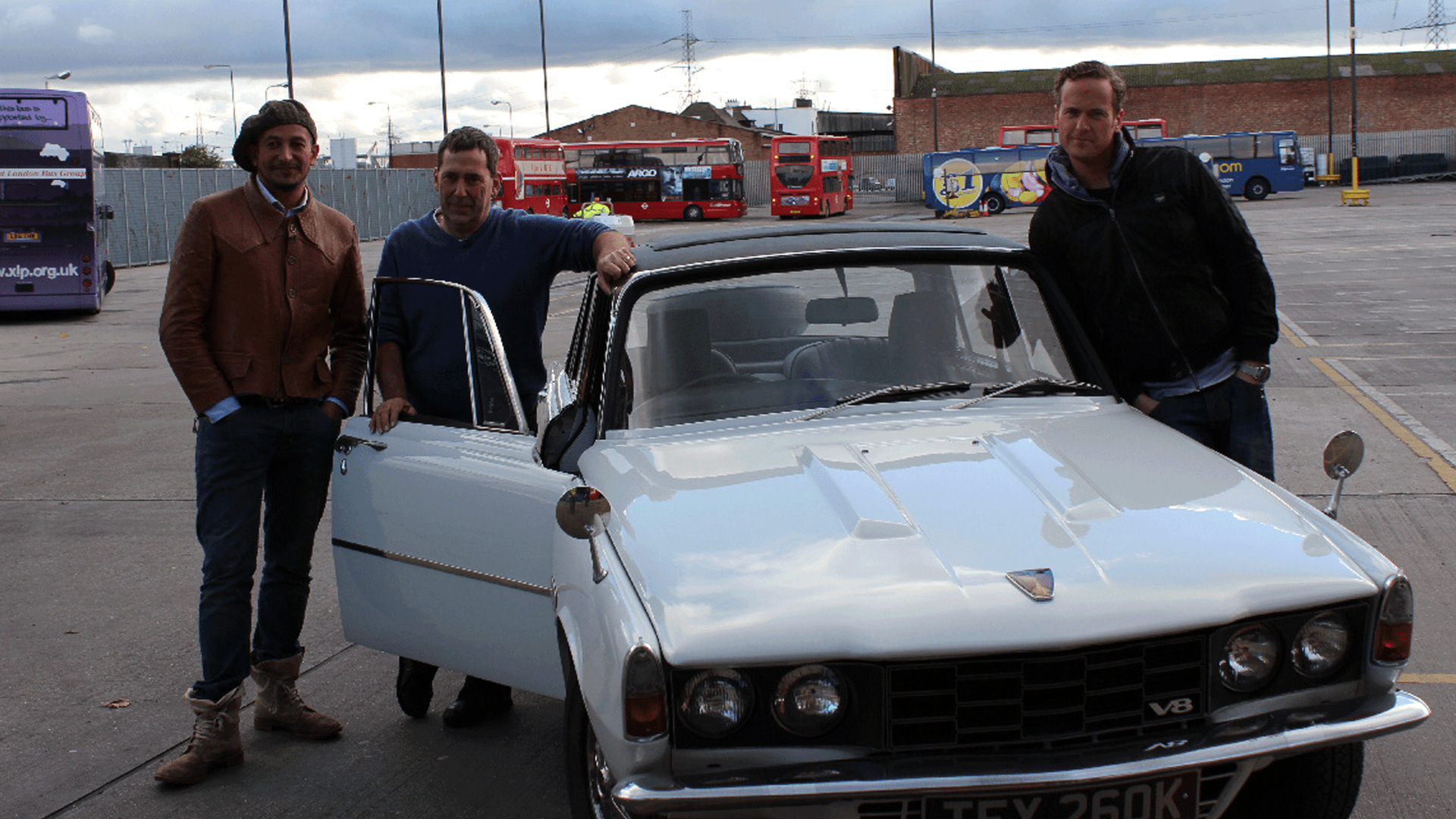 Car SOS - Disney+