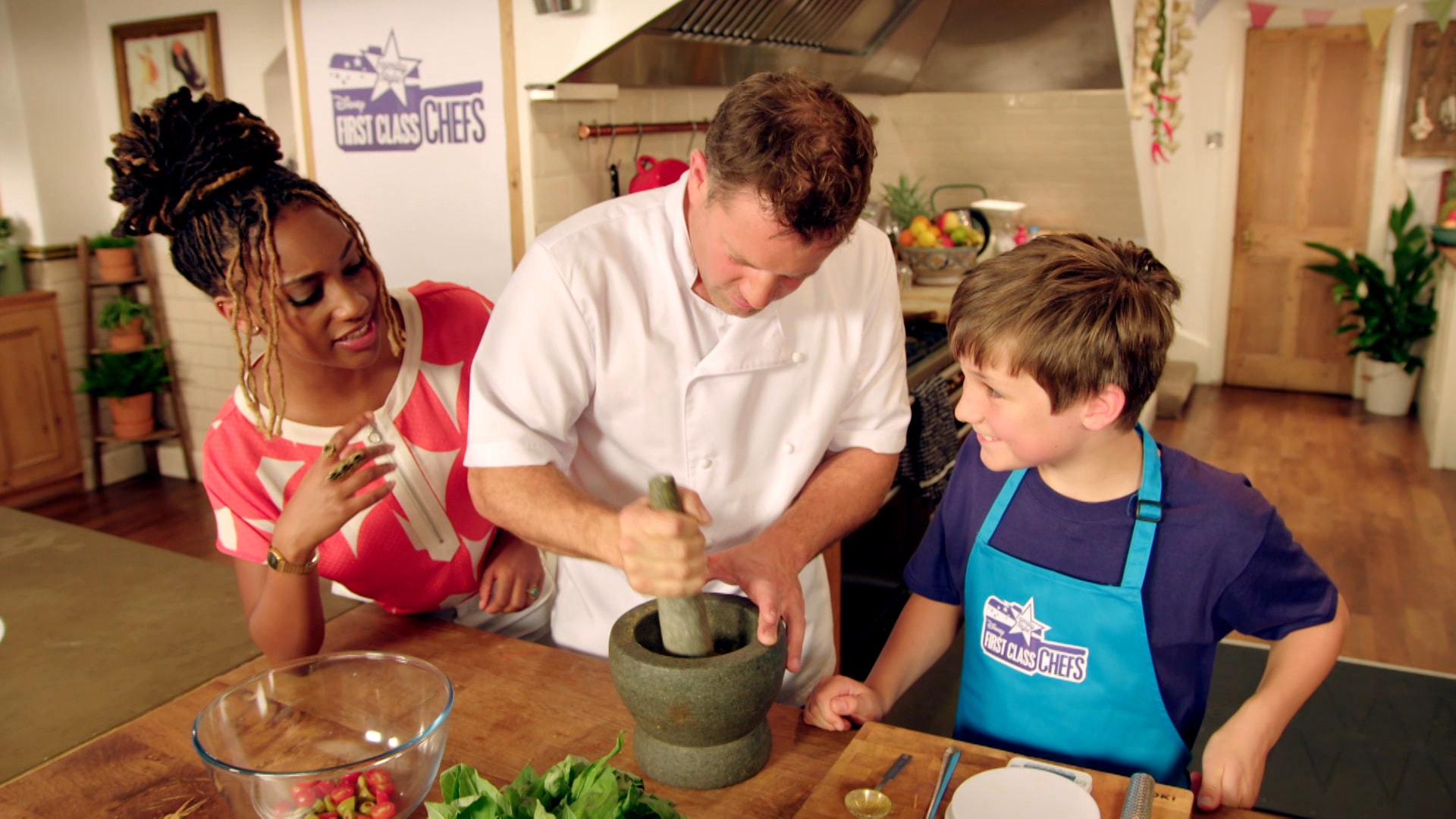 First Class Chefs: Family Style - Disney+