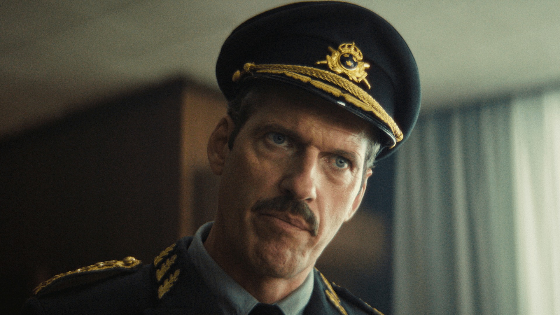 Whiskey on the Rocks - Disney+